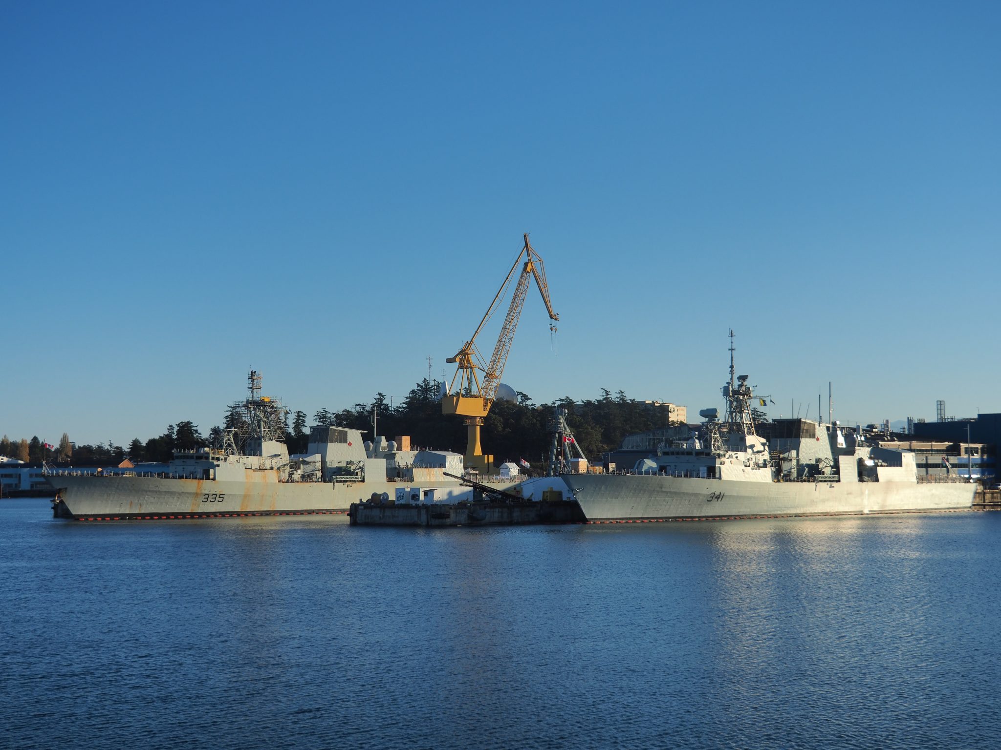 Royal Canadian Navy – Canadian Naval Review